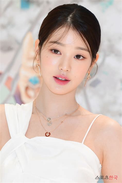 장원영 무결점 미모