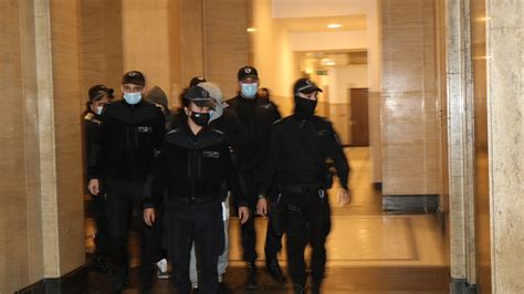 Братята обвинени за убийството в Антон остават в ареста СНИМКИ