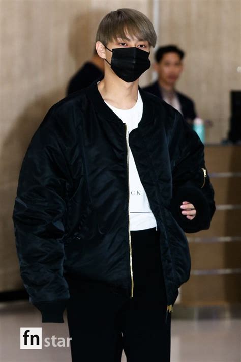 포토 세븐틴 준 ‘남다른 아우라 헉스