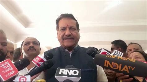 मालवानी की एक 15 वर्षीय लड़की ने कथित तौर पर मुंबई के मलाड में एक इमारत