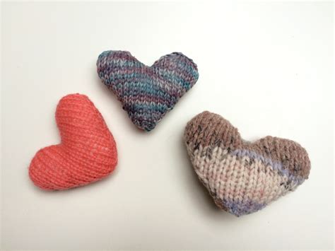Debbie Hill Mini Knitted Hearts