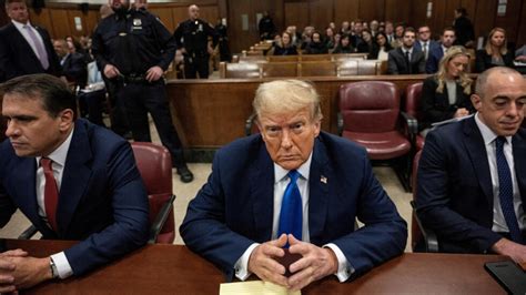 États Unis à Son Procès Donald Trump Accusé De Complot Pour