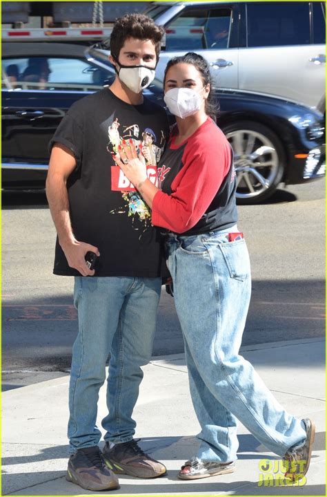 Demi Lovato Shows Off Engagement Ring Flaunts Pda With Fiance Max