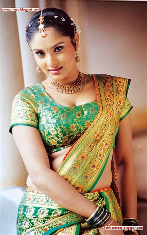 Skin Actress Kannada Actress Ramya Showing Her Dark Armpits Pics Kuthu Ramya Unshaven