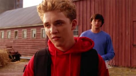 Image Run2 Smallville Wiki Fandom Powered By Wikia