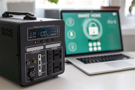 정전 중에 표시등이 없을 때 휴대 전화 태블릿 노트북 및 기타 장치를위한 충전 스테이션 전기가 없을 때 발전기 전원 은행 배터리 전기 충전식 배터리 충전 0명에 대한 스톡