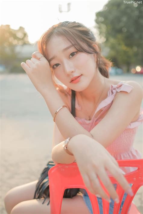 Korean Cute Girl Haeun Hana Afternoon Stroll Around City Streets