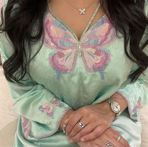 Pin By Sara On Bedouin T Rashrash T Rashrash Abayas Fashion Jalabia Styles Modest Fashion
