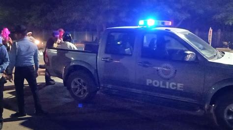 យុវជនម្នាក់រងរបួសធ្ងន់ខណៈជិះម៉ូតូទៅបុកនិងរថយន្តមិនស្គាល់ម៉ាកដែលបត់ឆ្លងផ្លូវ សារព័ត៌មាន នគរវត្ត