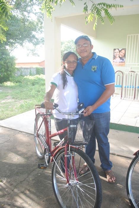 Secretário Municipal De Saúde Faz Entrega De Bicicletas Para Agentes De