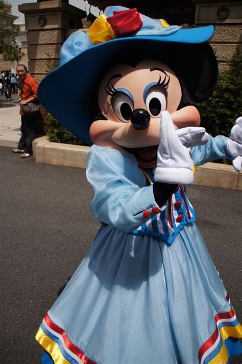 Minnie Mouse Pictures Disney World Characters Disney Friends