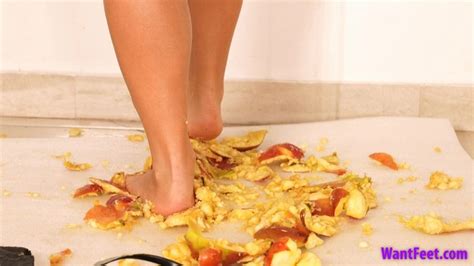 Milan Apple Crush Food Squish Hd Mp4 Bratty Feet Club Clips4sale