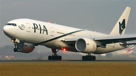 PIA Flight Attendants Keep Disappearing In Canada Pakistan