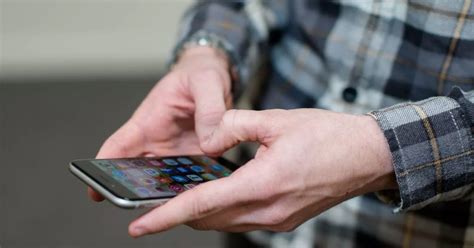 brits spend 95 minutes a day scrolling on their phones equivalent to