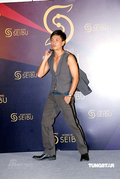 组图黄宗泽变型男秀胸肌 蒙嘉慧不慎扭伤脚 影音娱乐 新浪网