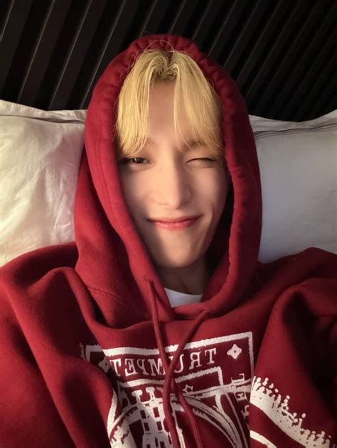 SEVENTEEN Community Posts 성냥 서세요후 담에 2024 민규 머리 내 친구