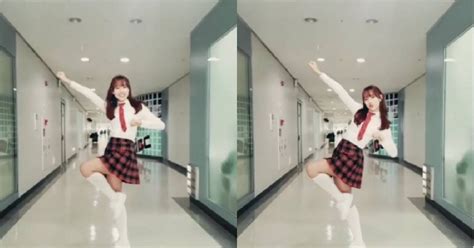 여자친구 예린 교복 의상 입고 귀여운 포즈 상큼
