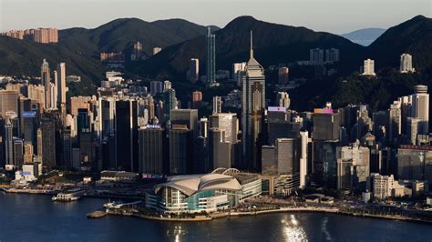 Hong Kongs Zero Coronavirus Policy Undermining Financial Hub Status