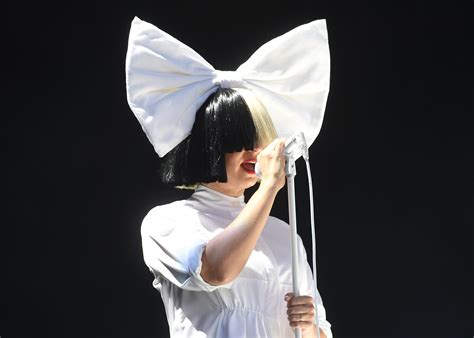 La Cantante Sia Se Convirtió En Abuela De Gemelos A Sus 44 Años El Diario Ny