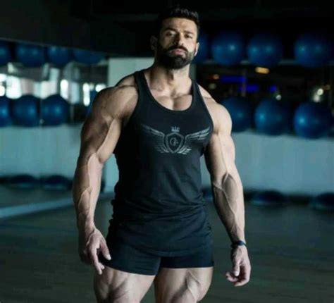 Beyler Neden Bu Kadar Yak Kl De Ilsiniz Kizlarsoruyor