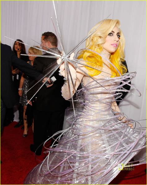Lady Gaga Grammys 2010 Red Carpet Photo 2413014 2010 Grammy Awards