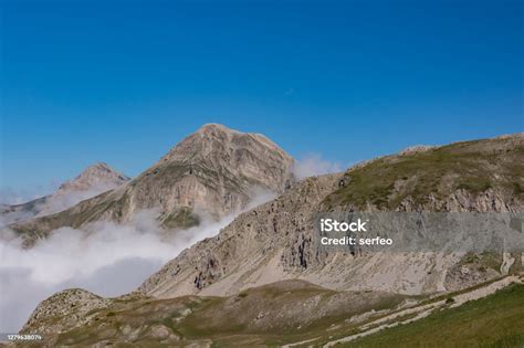 이탈리아의 그란 사소 Abruzzo 여름 파노라마 0명에 대한 스톡 사진 및 기타 이미지 0명 경관 계곡 Istock