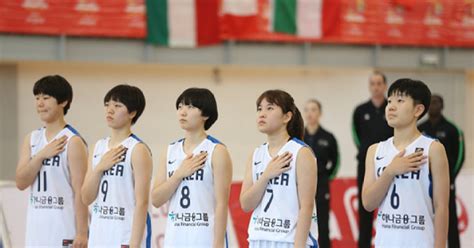 승리의 의지를 불태우는 한국 U17여자 농구대표팀