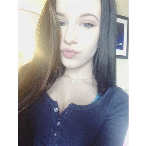 Em On Twitter Who Is She Https T Co Bgq TppiP Twitter