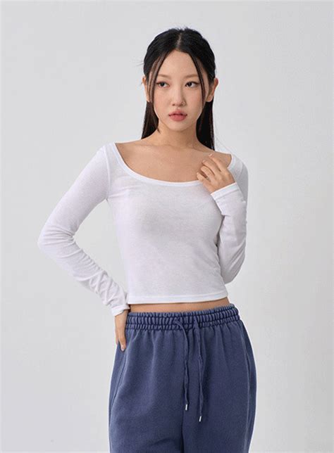 클로즈클립 돔돔 딥유넥 기모 긴팔티 C0411