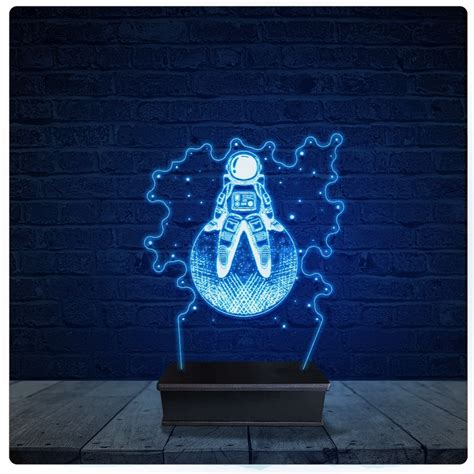 Lumin Ria Led Acrilico Abajur Astronauta Desenho Shopee Brasil