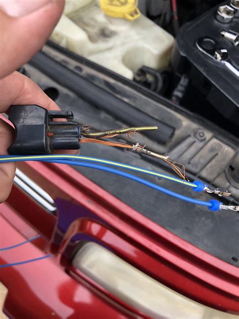 Tryng to replace my fuel injector connector. I got the new one but the wire colors are different ...