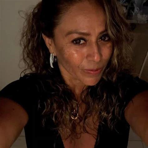 Rosa Yunis Rosa Yunis • Threads Say More