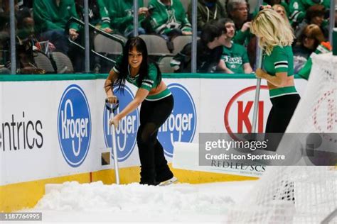 Dallas Stars Ice Girls Photos And Premium High Res Pictures Getty Images