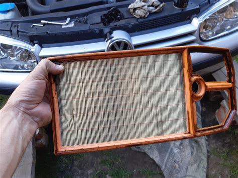 Замена масла воздушного фильтра и чистка маслоотделителя — Volkswagen Golf Mk4 1 4 л 1998