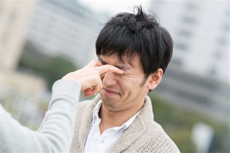 職場にいる「人を見下す」人の特徴と心理4つ・対処法 コミュ力向上ならmayonez