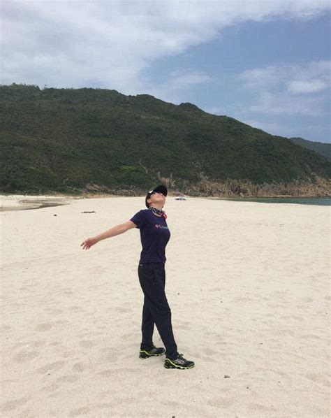 51岁刘嘉玲又来素颜登山 竟是为了这个 知道真相后网友狂赞 搜狐