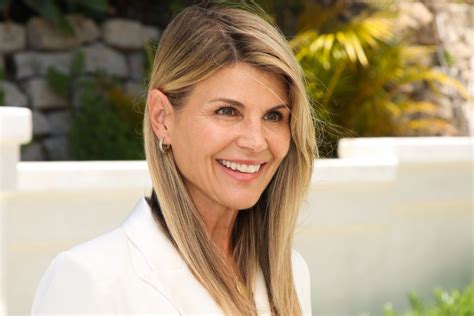 Lori Loughlin Returns To Tv In Fall Into Winter How To Watch Her New