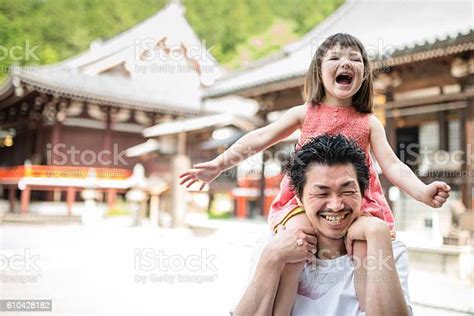 분재 파더 및 딸이다 2 3 살에 대한 스톡 사진 및 기타 이미지 2 3 살 30 39세 4 5세 Istock