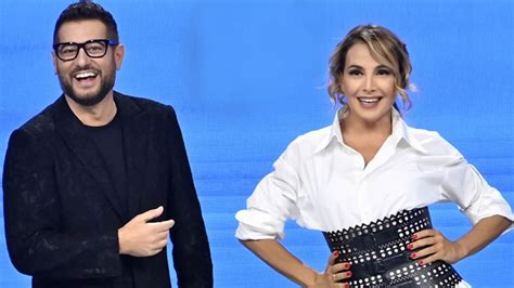 Palinsesti Mediaset Enrico Papi al posto di Barbara dUrso Novità Rete 4