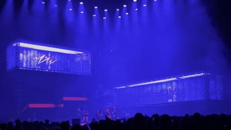 Shou 婁峻碩 上漲 Shang Zhang Concert On Behance