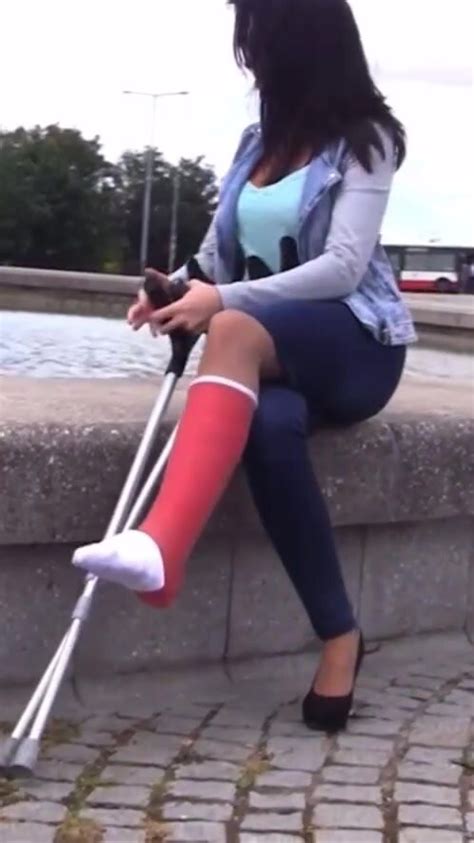 Beatuiful Woman Slc Crutches
