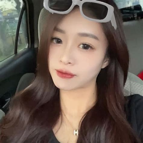 Christinayingg On Threads