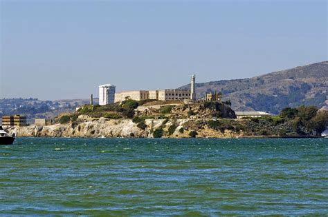 Alcatraz Mirror Online