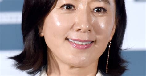 Md화보 밀회 때랑 똑같네김희애 여전한 특급 물광 피부