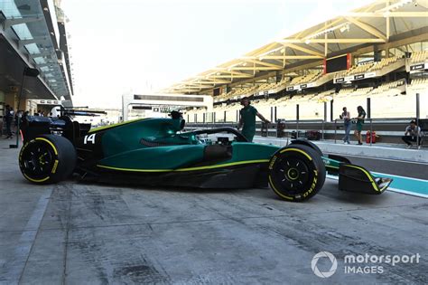 Así fue el debut de Alonso con Aston Martin F1 vueltas resultados y más