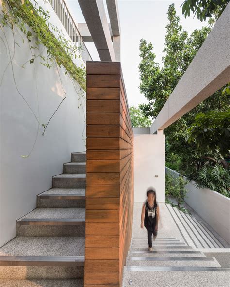 Ekar Applies Medley Of Material Textures To Courtyard House In Bangkok
