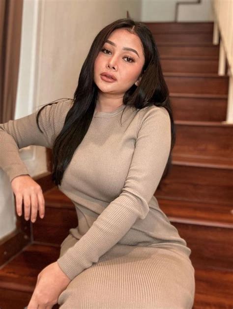 9 Potret Cantik Mutia Ayu Dengan Transformasi Gaya Rambut Yang Cocok Untuk Kulit Sawo Matang