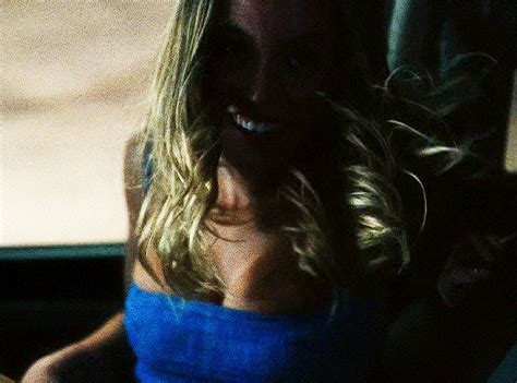Sydney Sweeney As Cassie Howard In Euphoria S2e01 Trying To Get To