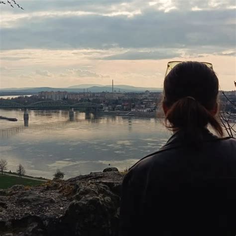 Izz Wh0s Izz • Threads Say More