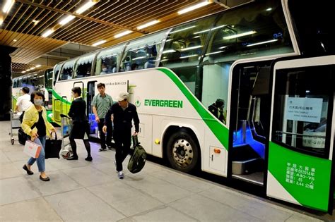 長榮班機日本遭擦撞 140名旅客今晨抵台 新聞 Rti 中央廣播電臺